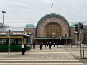 Public Transit in Helsinki — How to take the train, bus, tram & ferry