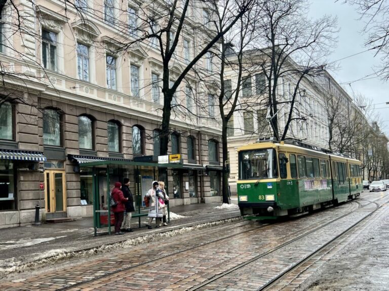 Public Transit in Helsinki — How to take the train, bus, tram & ferry