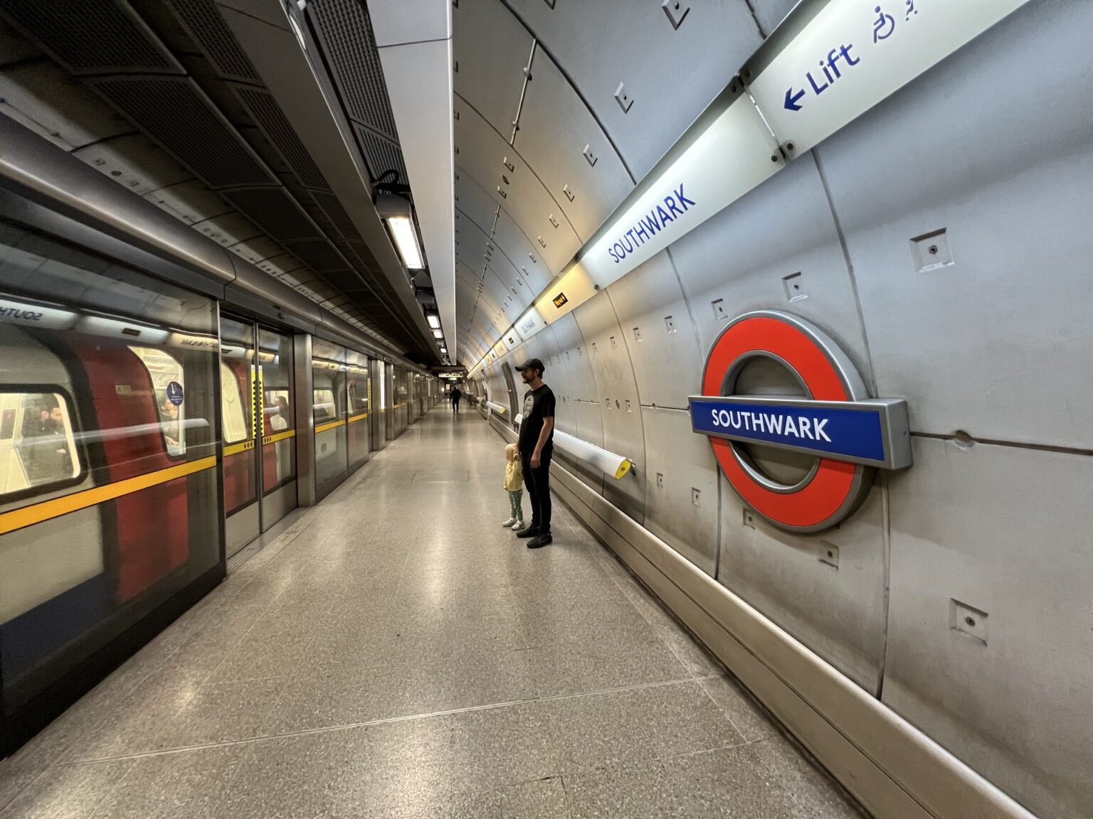 How to Ride the London Underground — For Beginners