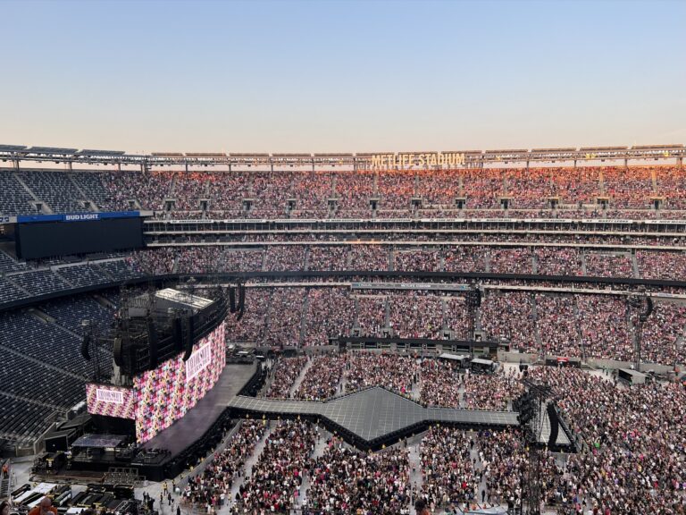 How to Take the Train to MetLife Stadium from NYC — with pictures (2025)