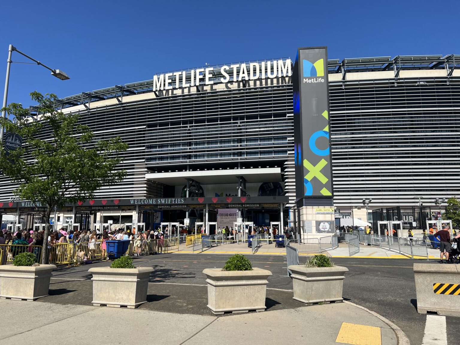 How to Take the Train to MetLife Stadium from NYC — with pictures (2025)